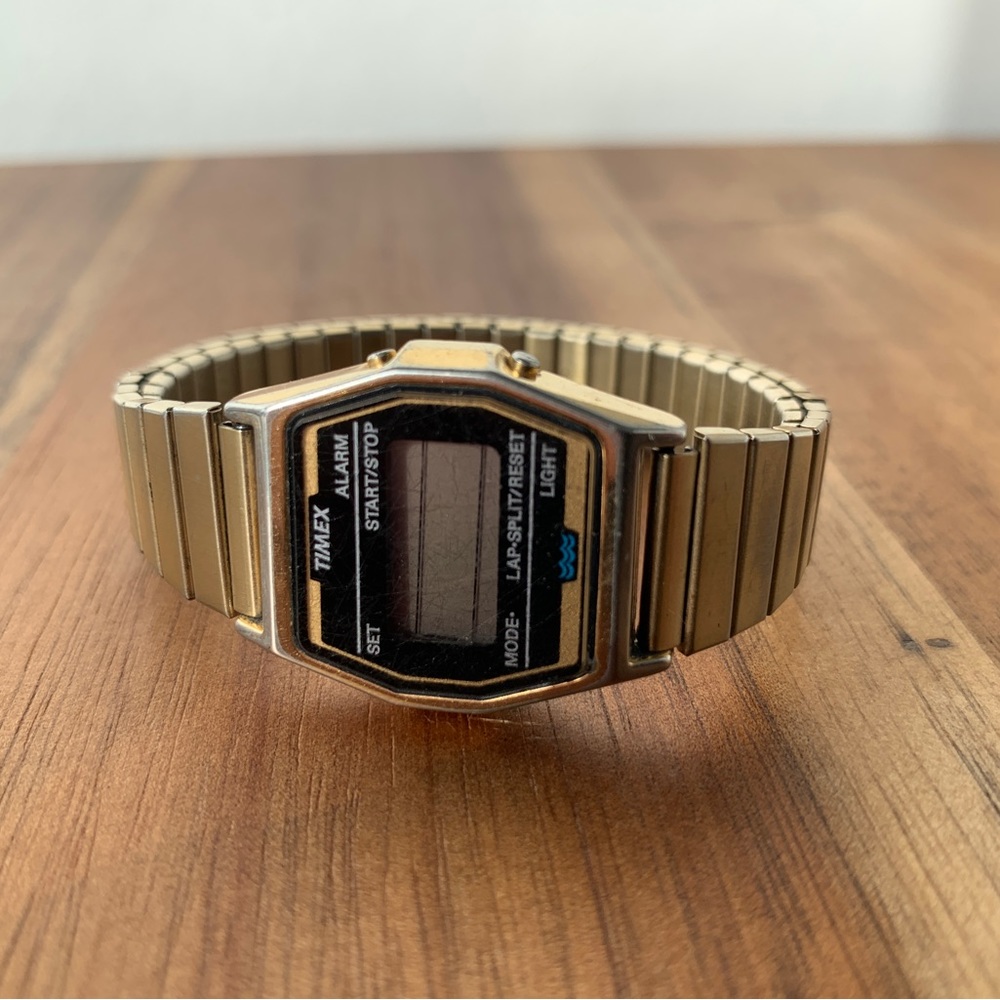 Vintage Ladies Timex Digital Watch - Gem